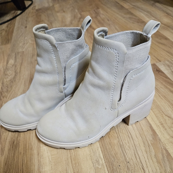 Jellypop | Shoes | Jellypop Girls Size Boots Cream Color | Poshmark